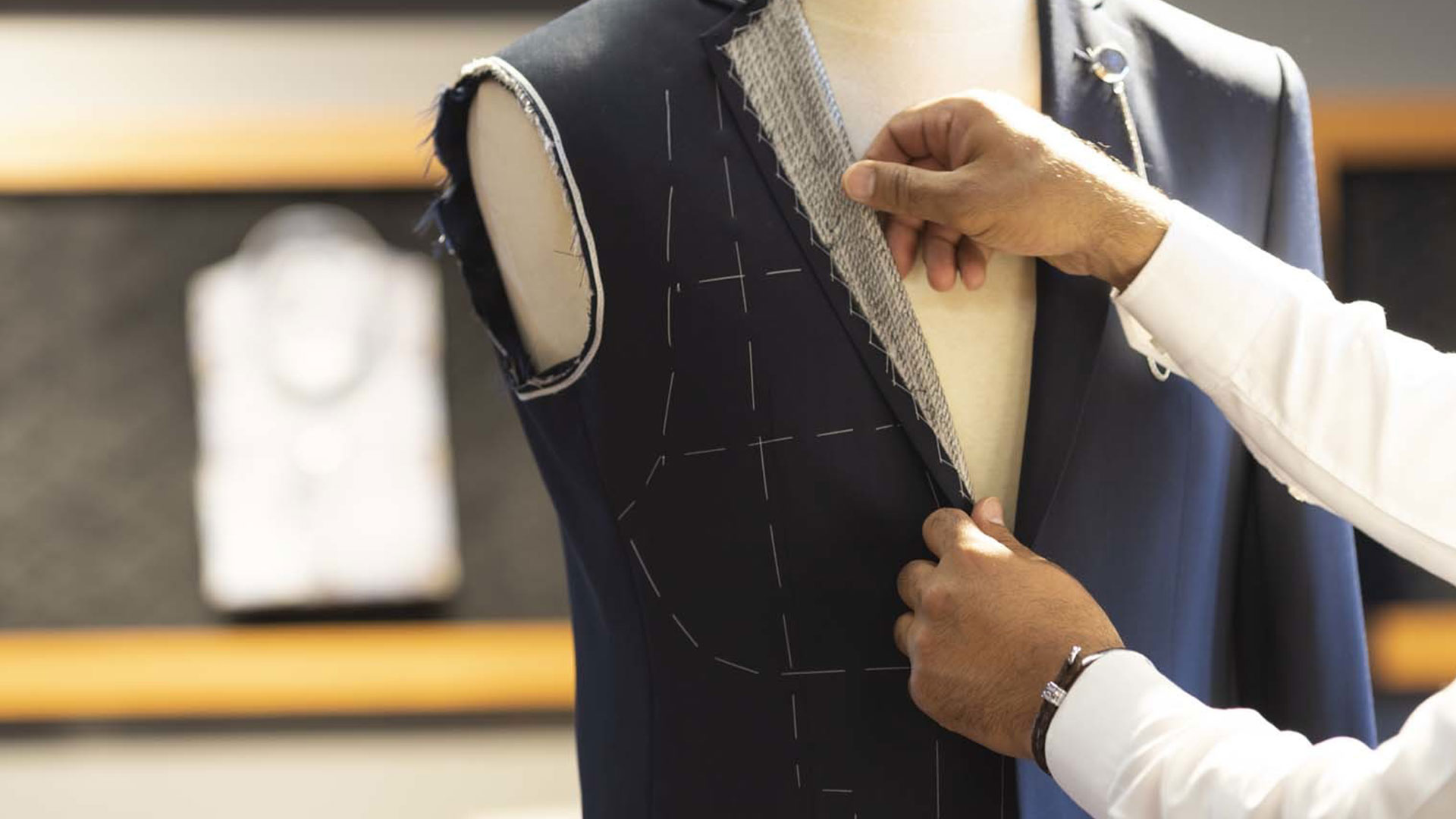 Advantages and disadvantages of bespoke software - Igale